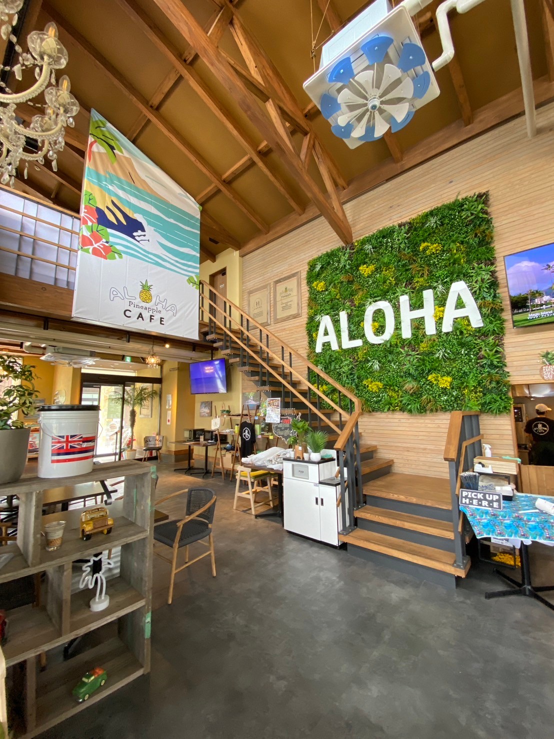 「ALOHA CAFE Pineapple ベイサイドビーチ坂店」オープン | 摂津市の30坪台の間取りで注文住宅ならシオリホーム（工務店）